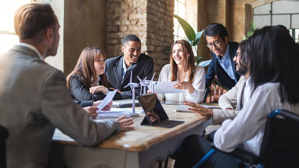 20 Key Distinctions Between Upper Middle and Lower Classes | Top Dollar
